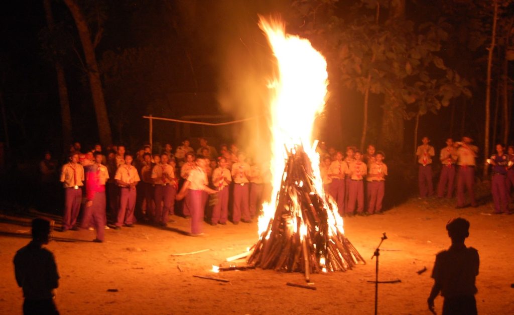 Api Unggun Pramuka: Simbol Kebersamaan dan Semangat – Pramuka WEB